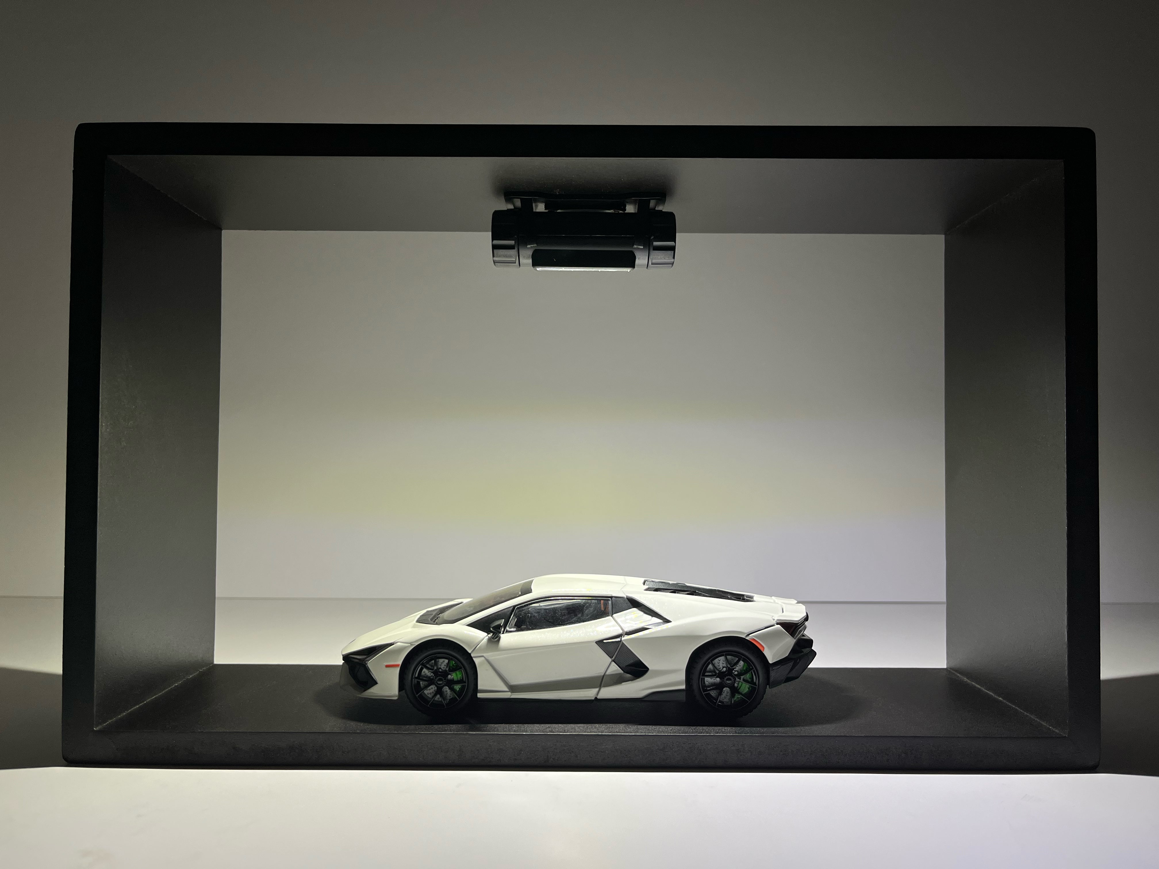 Lamborghini revuelto Spotlight Frame – Loot
