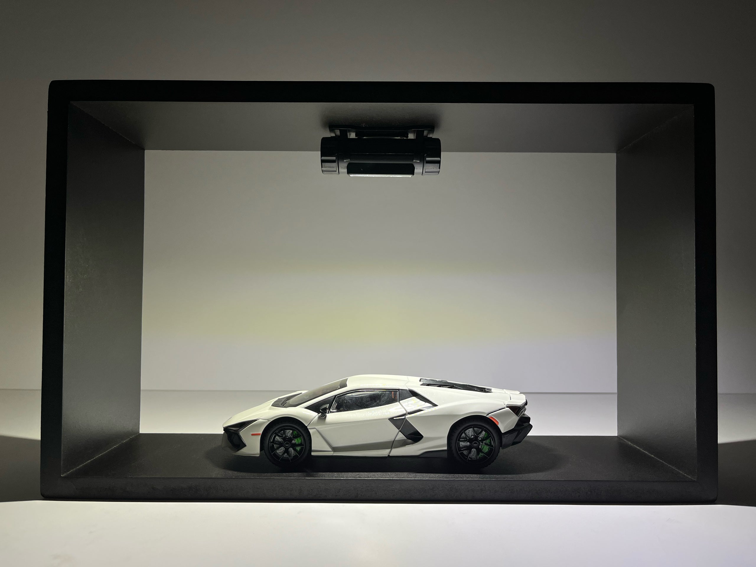 Lamborghini revuelto Spotlight Frame – Loot
