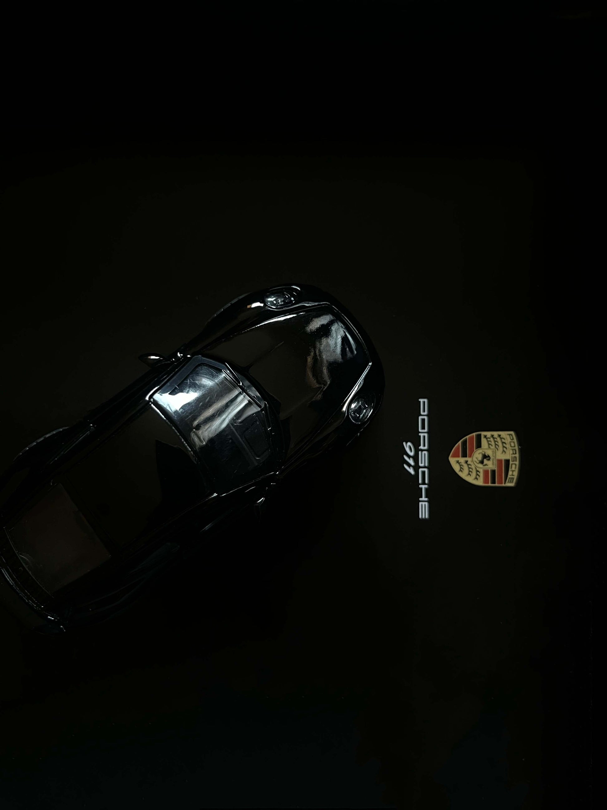 Porsche 911 Frame Black – Loot